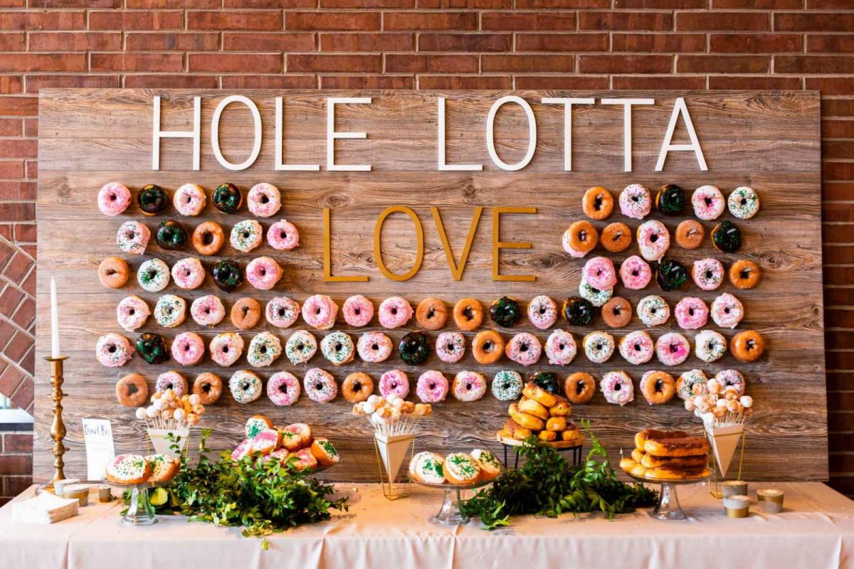 A Hole Lotta Love: 10 Drool-Worthy Donut Displays | WeddingDay Magazine