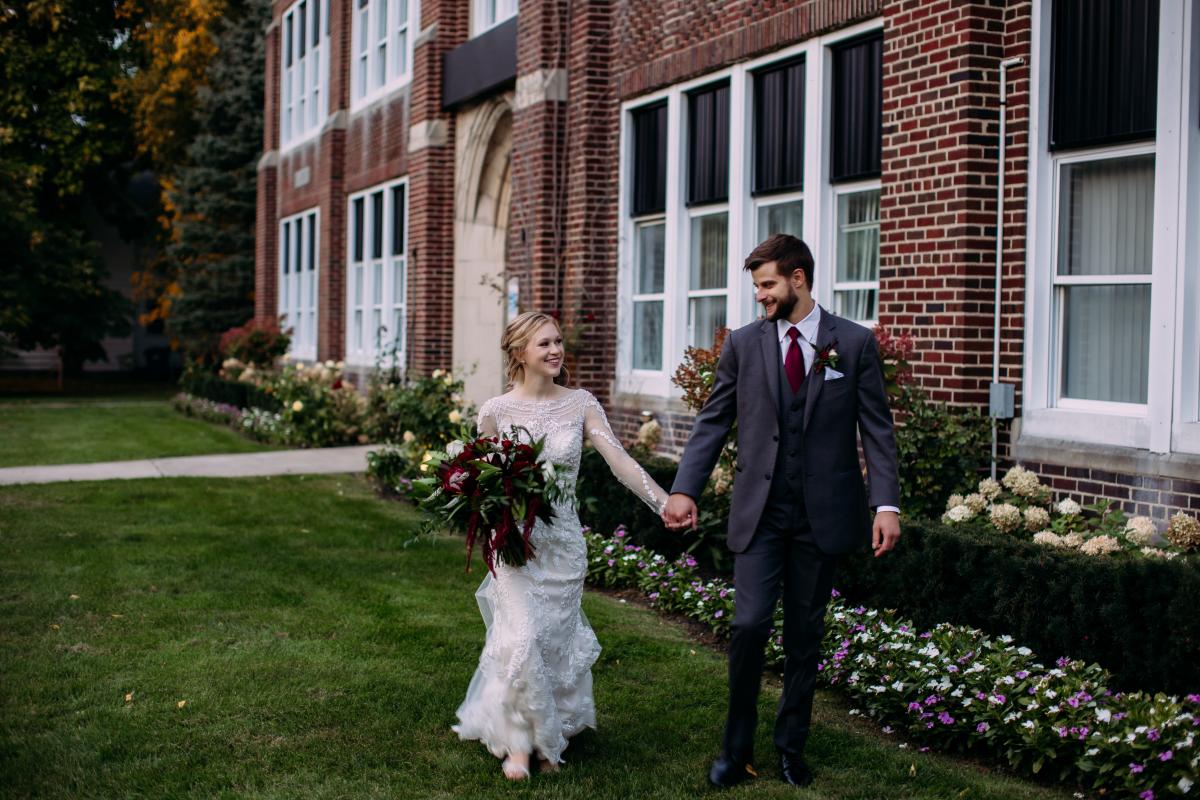 A Rustic Industrial Celebration in Holly, Michigan: The Real Wedding of ...